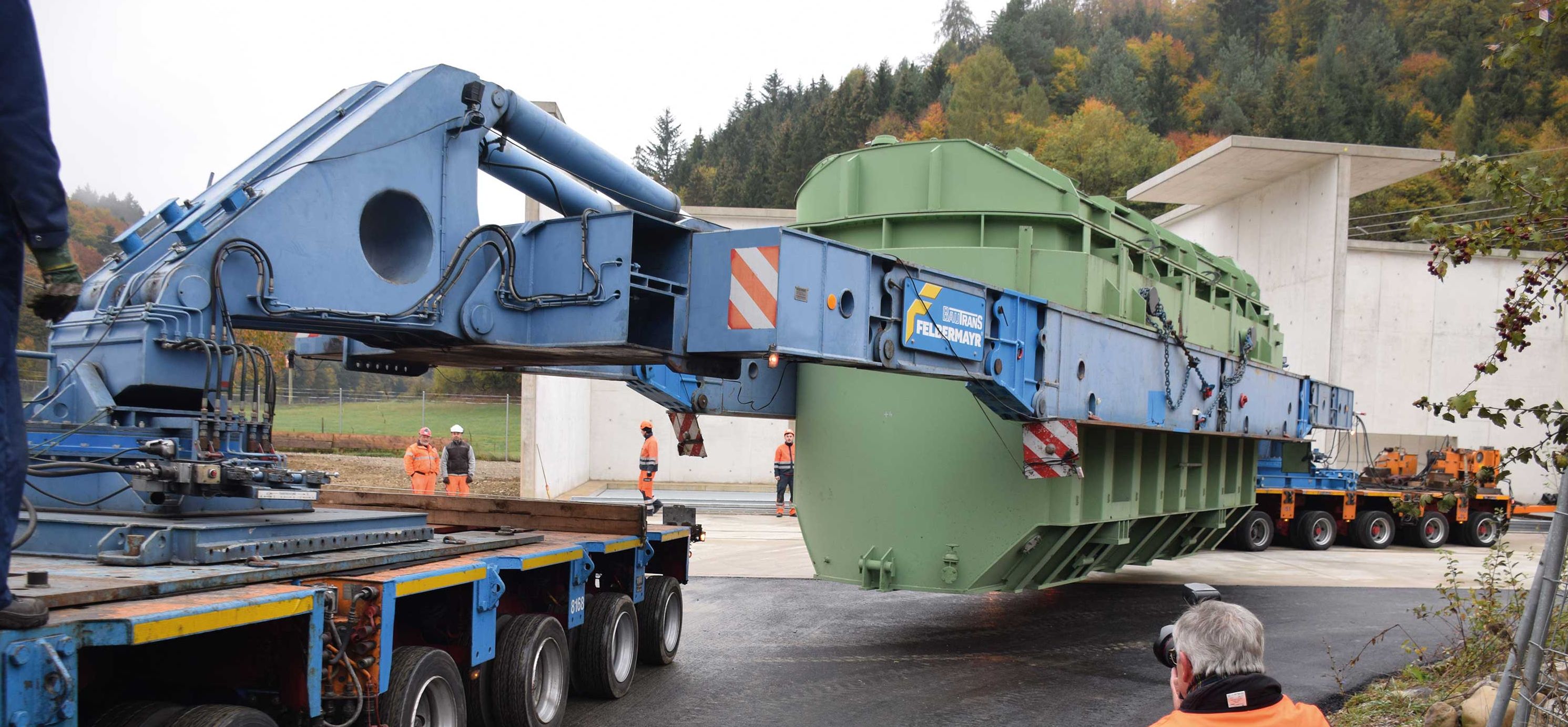 Lifting bridge for transformer transport | FELBERMAYR