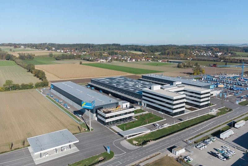 Industrial service provider for heavy goods and construction | FELBERMAYR